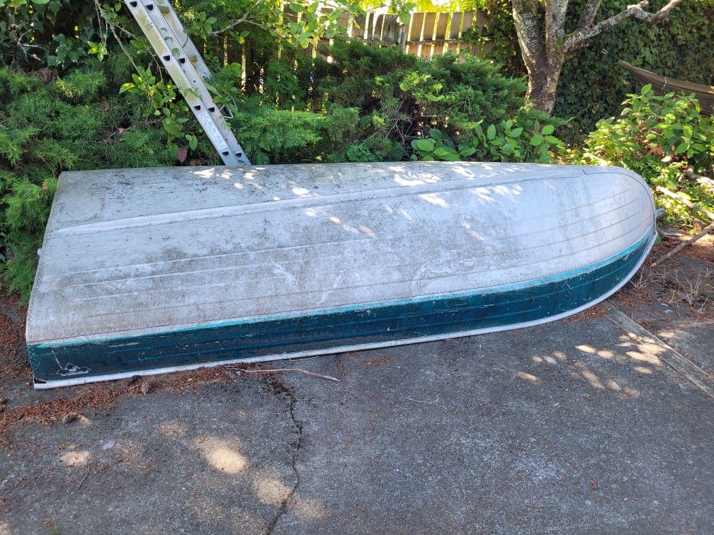 12 Foot Aluminum Row Boat for Sale in Ruston, WA - OfferUp
