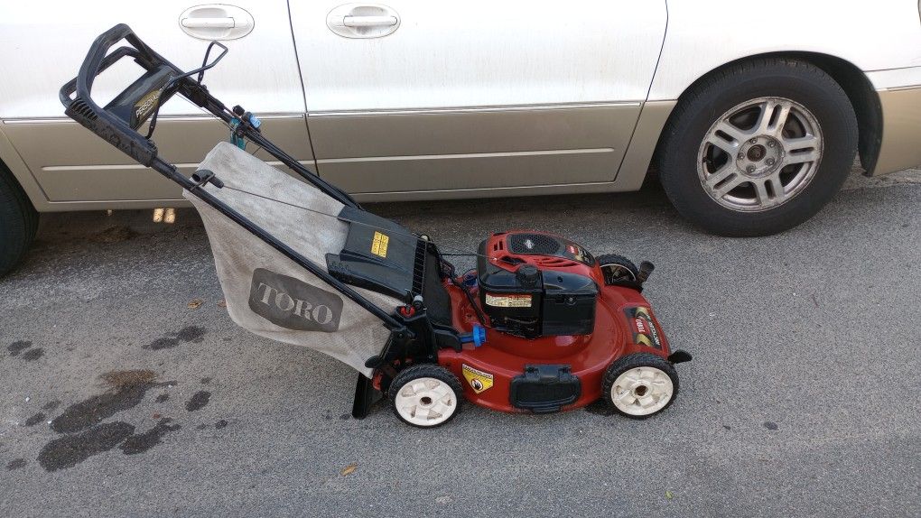 Toro Lawnmower. 7.0 190cc Key Start for Sale in Brandon, FL - OfferUp