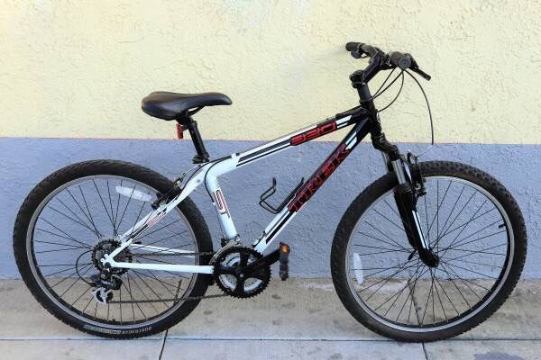 Trek 820 ST Mountain Bike Front Suspension 41cm for Sale in Los Angeles ...