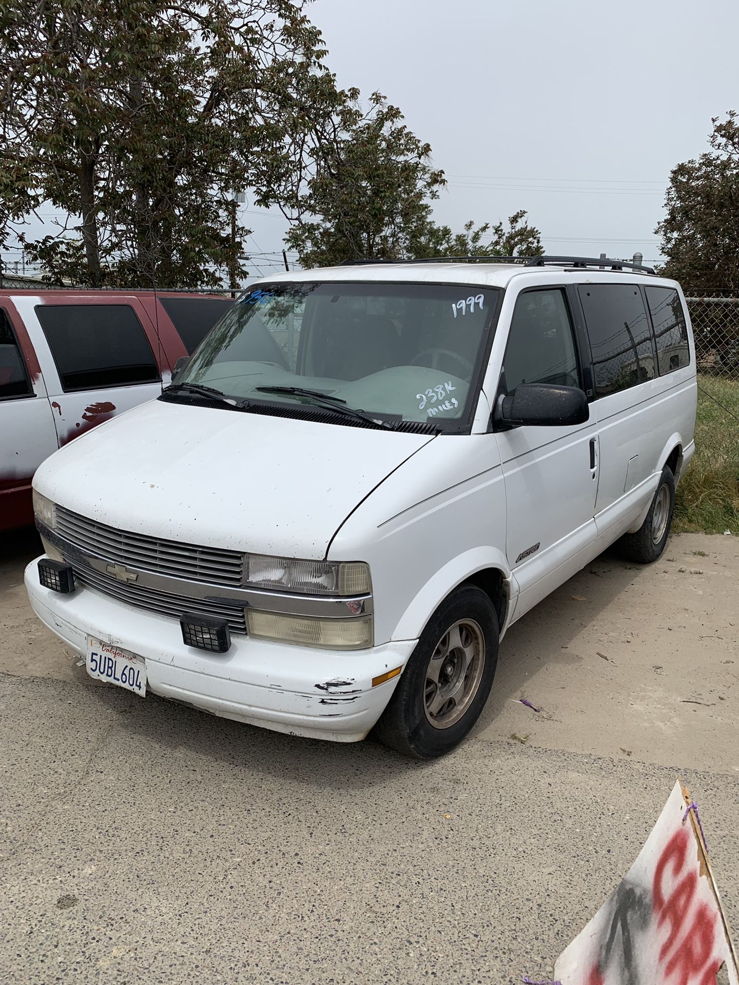 1998 Chevrolet Astro Cargo for Sale in Fresno, CA - OfferUp