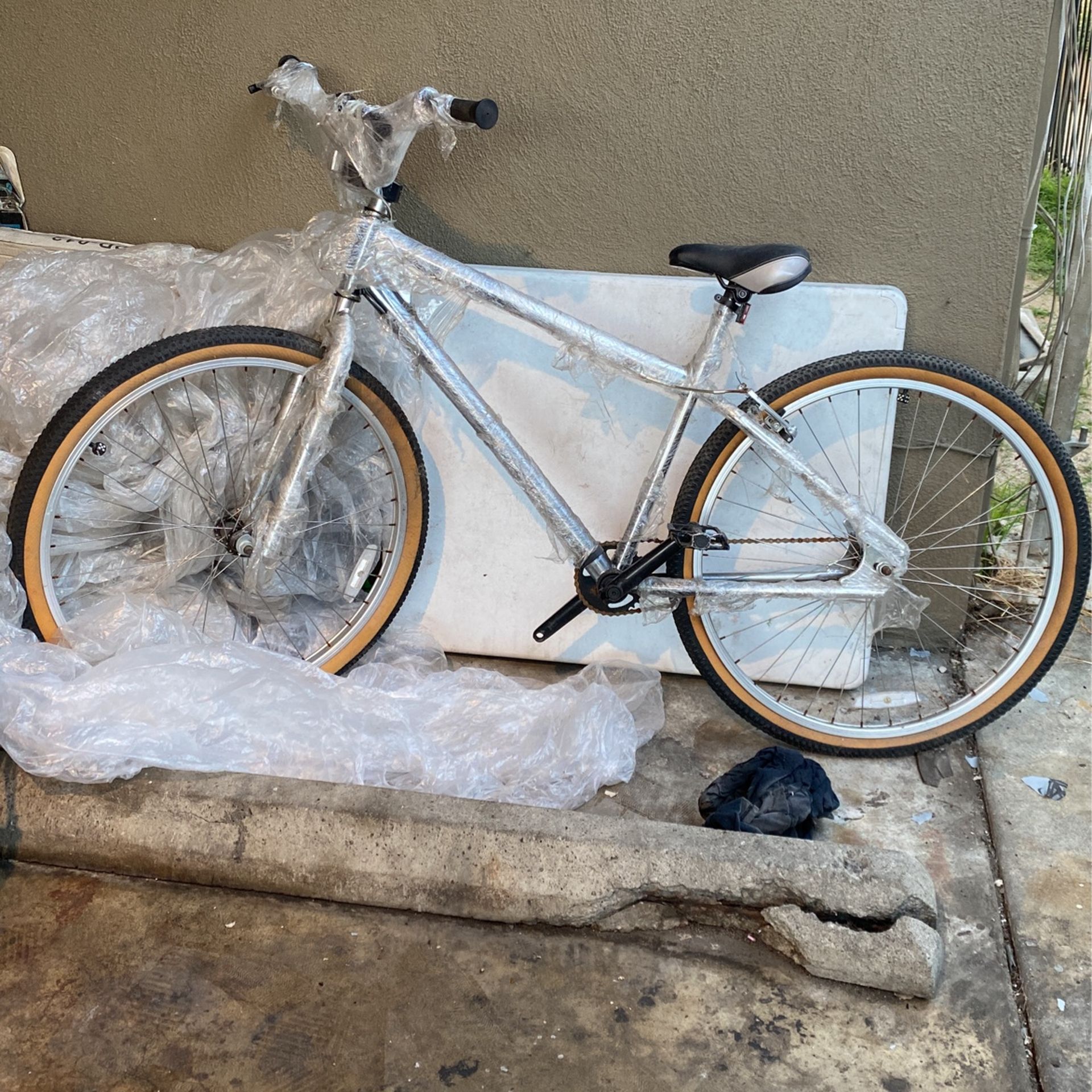 GT 29 Inch Bike Chrome for Sale in Los Angeles, CA - OfferUp