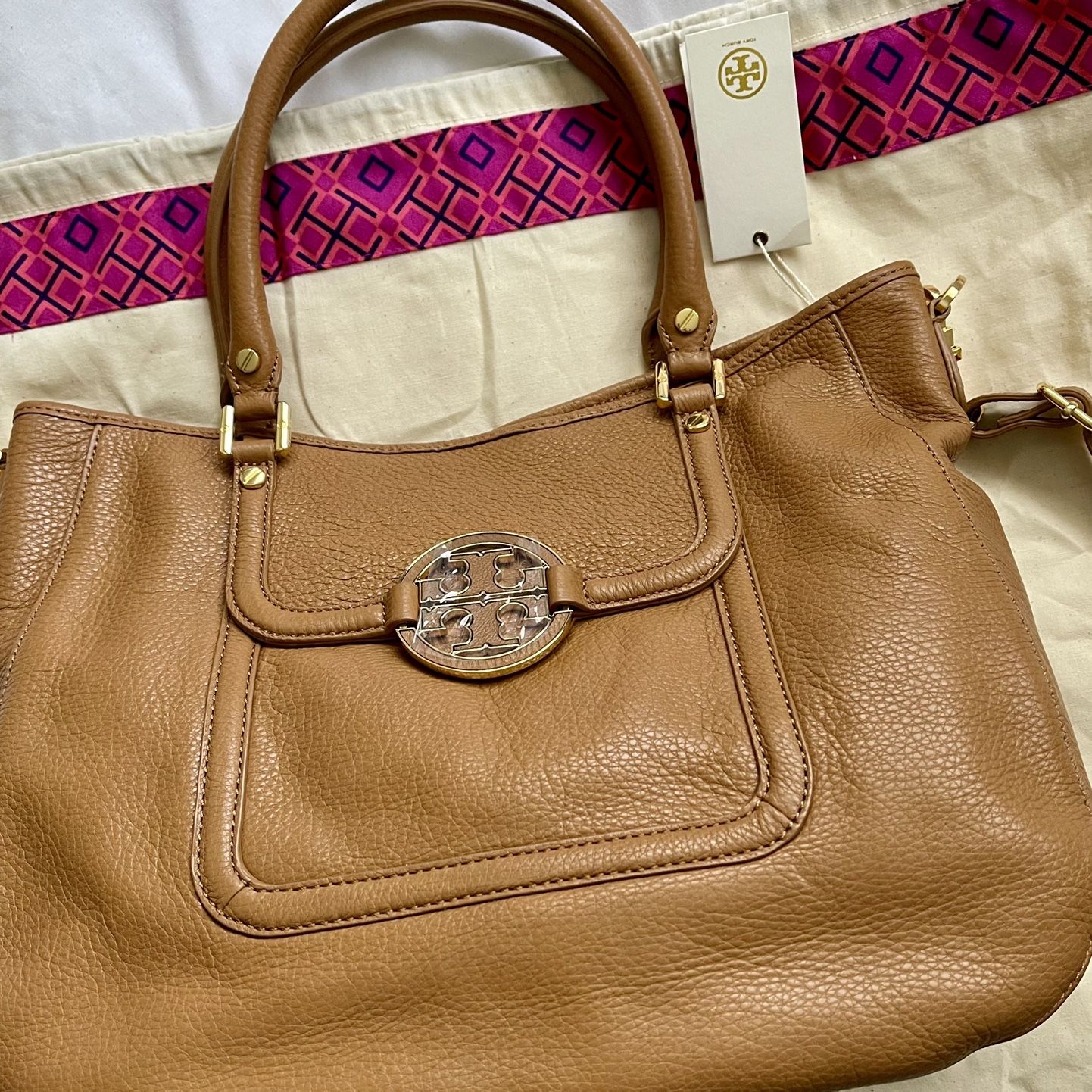 New With Tag Tory Burch Hobo Convertible Bag Perfect Gift for Sale in ...