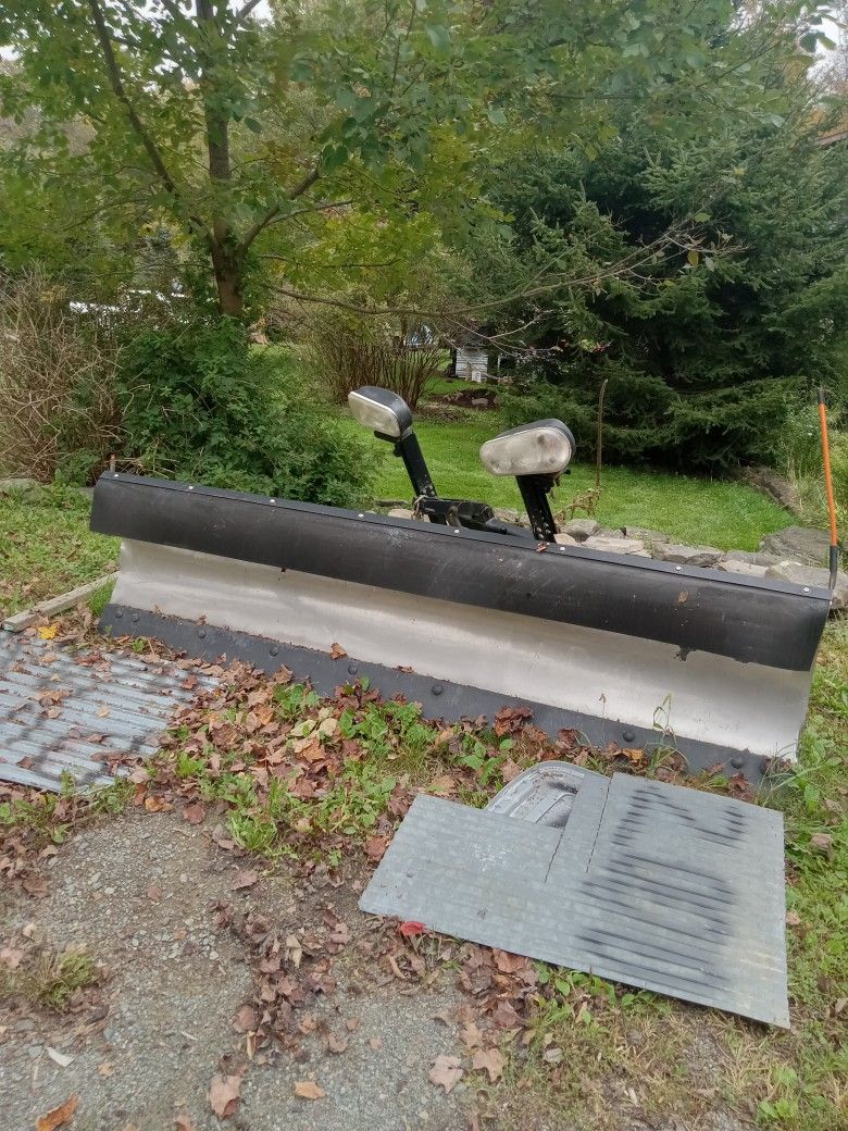 8 Ft Snow Dogg Snow Plow Stainless Steel for Sale in Tobyhanna, PA ...