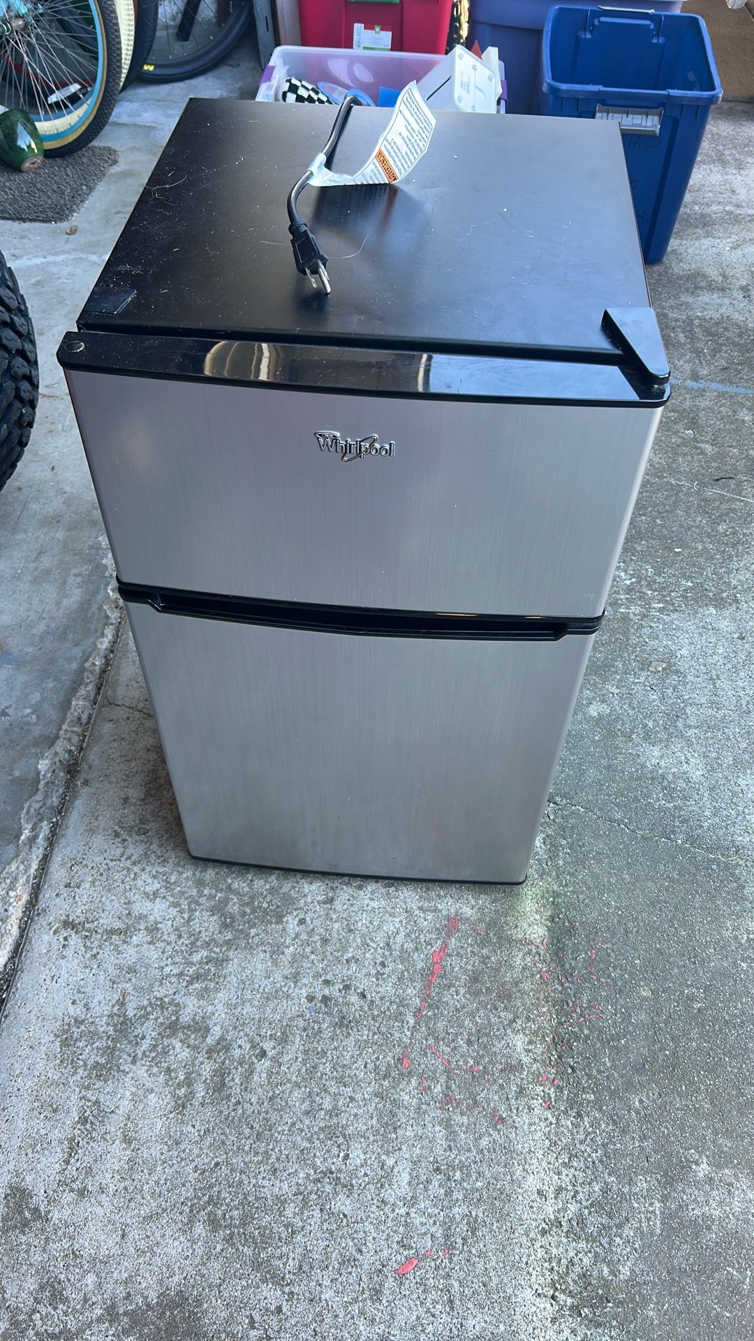 Mini Refrigerador Whirlpool Free Standing for Sale in San Diego, CA ...