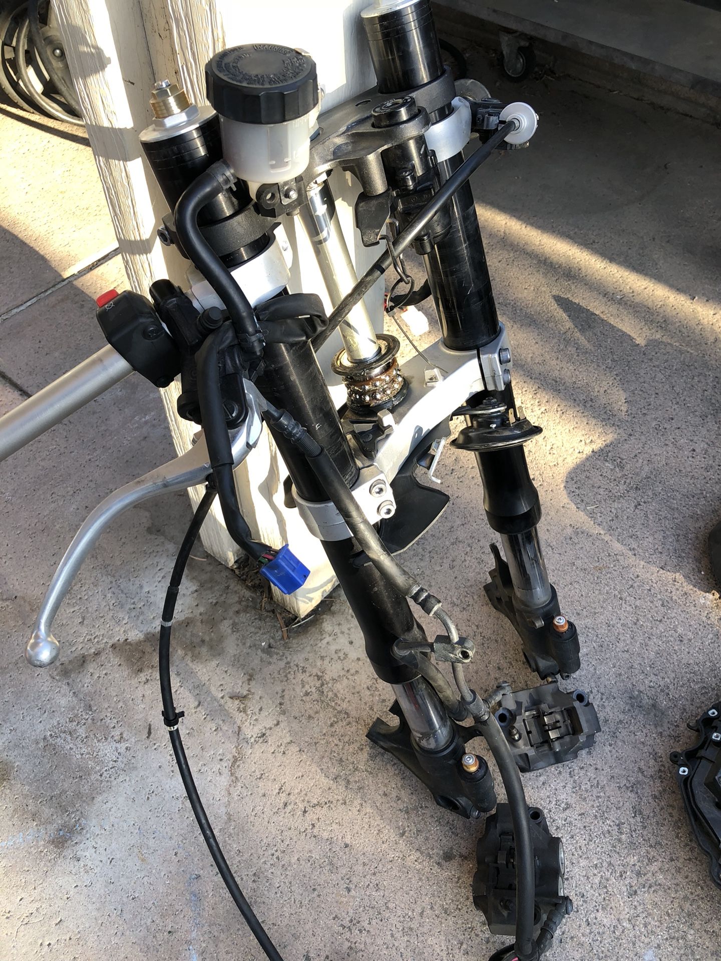 2016 Yamaha R6 front forks and misc parts for Sale in Fullerton, CA ...