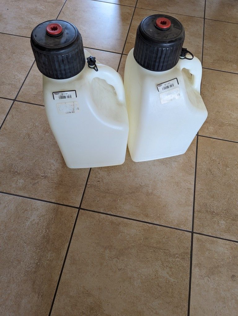 5 Gallon Racing Fuel Jug Container for Sale in Las Vegas, NV - OfferUp