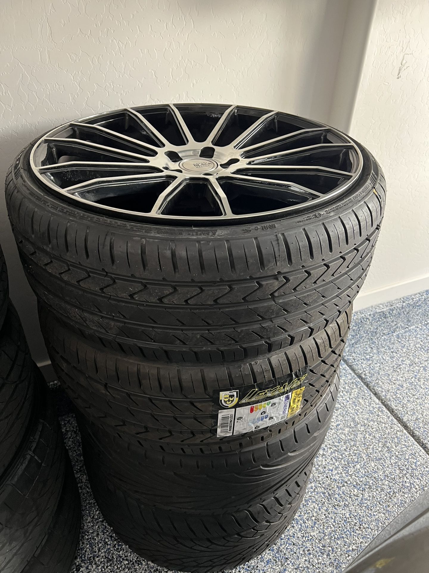 22 Inch Rims & Low pro tires for Sale in Gilbert, AZ - OfferUp
