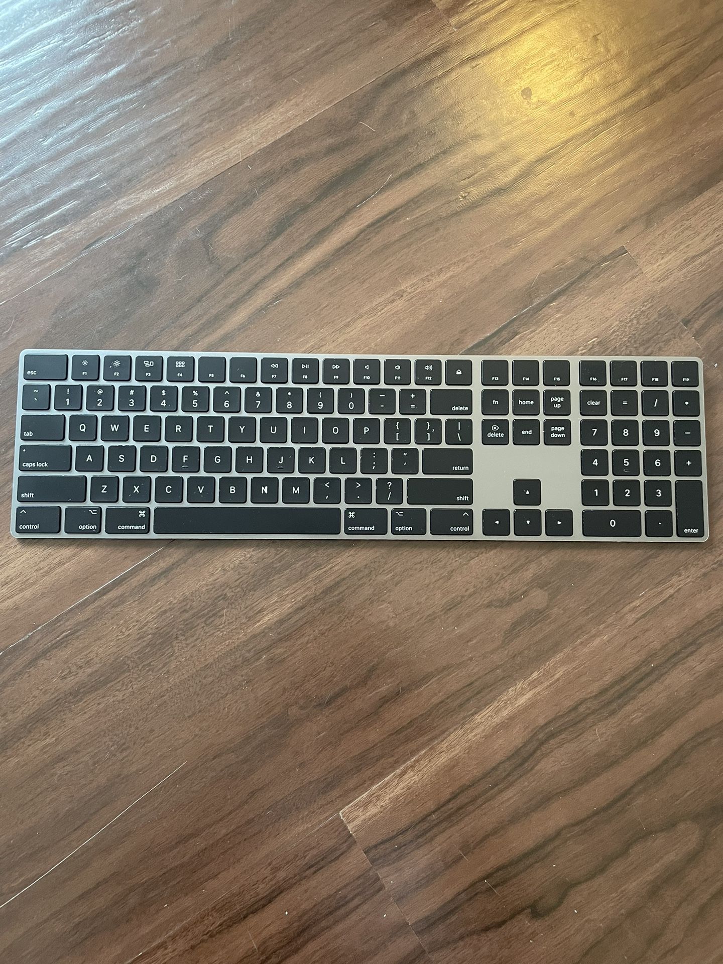 Space Gray Apple Magic Keyboard with Numeric Keypad for Sale in Chicago ...