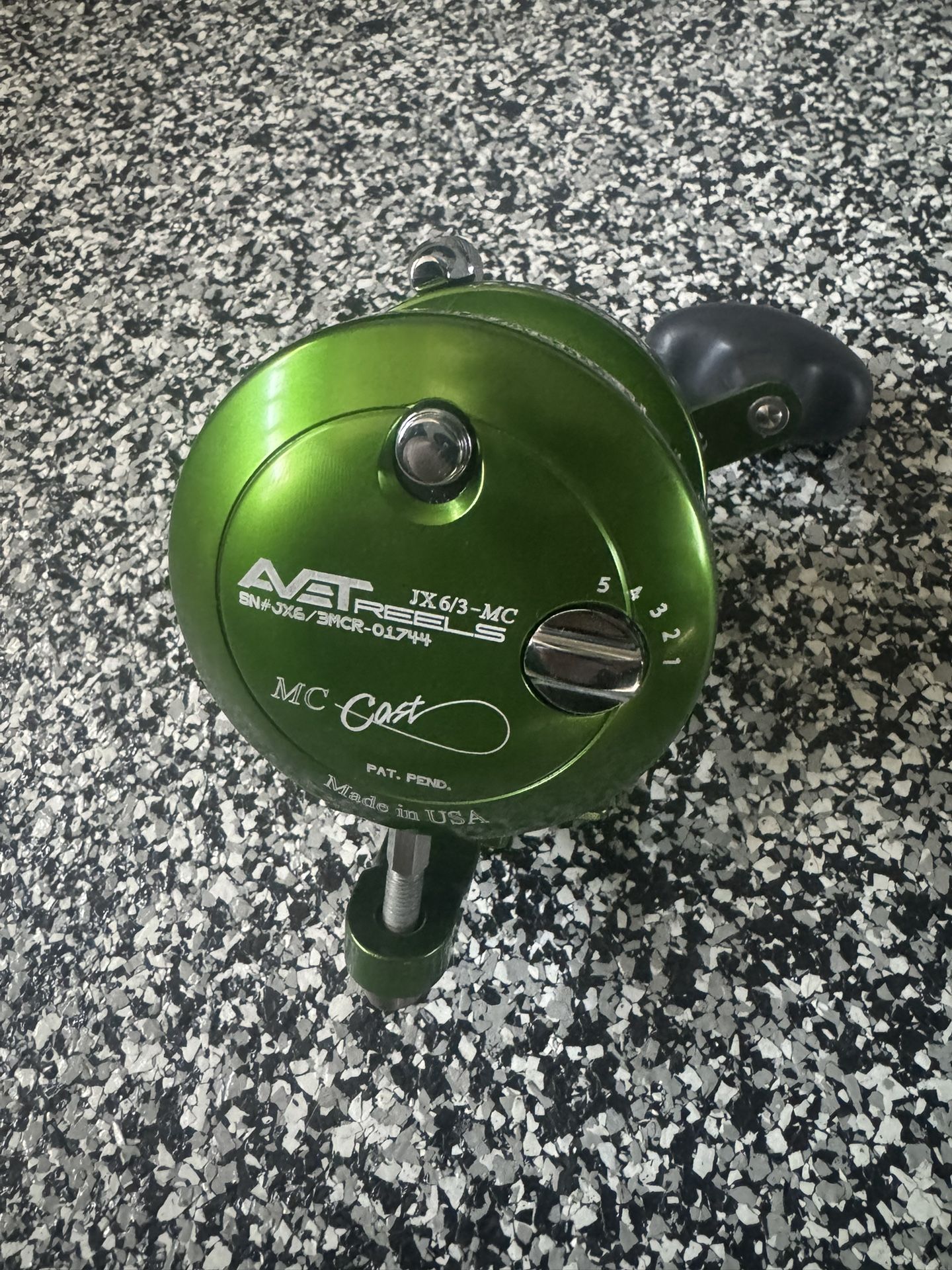 Avet JX 6/3- MC 2 Speed Fishing Reel for Sale in Huntington Beach, CA ...