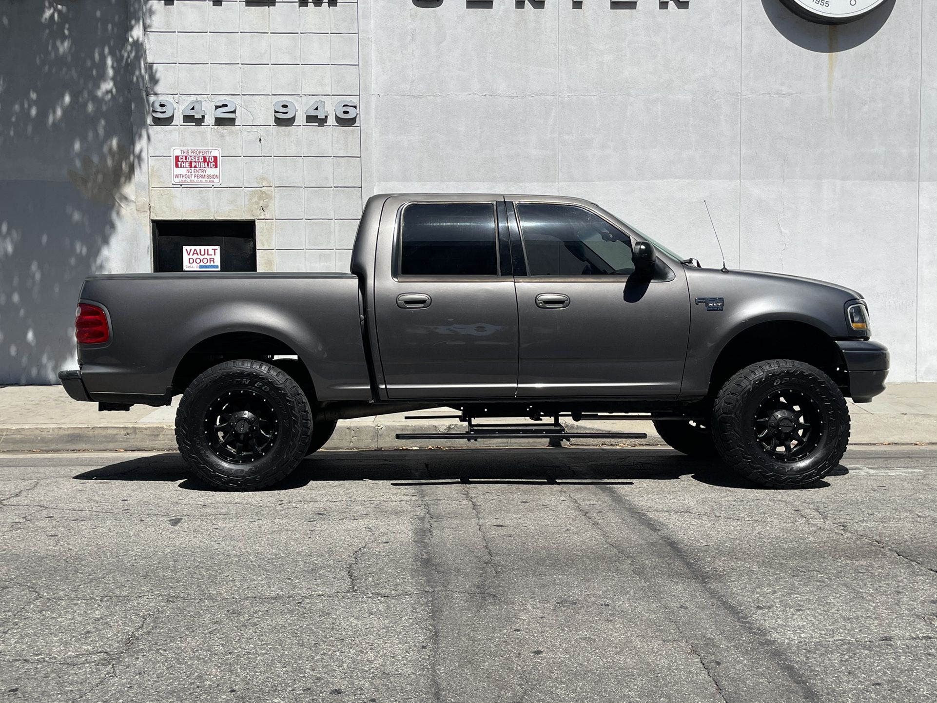 Ford F150 Clean Title Lifted for Sale in Los Angeles, CA - OfferUp