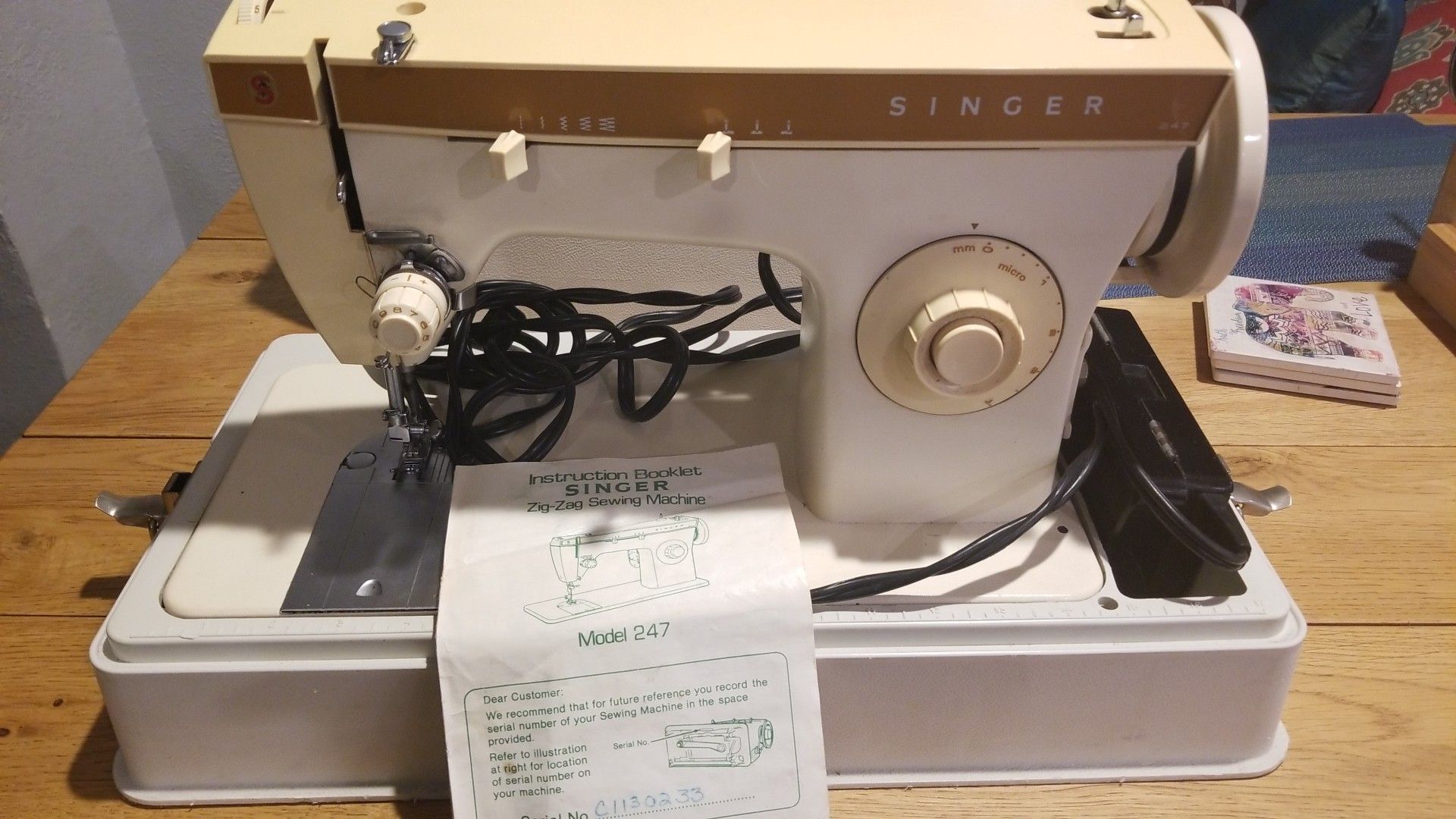 Singer sewing machine 247 for Sale in Houston, TX - OfferUp