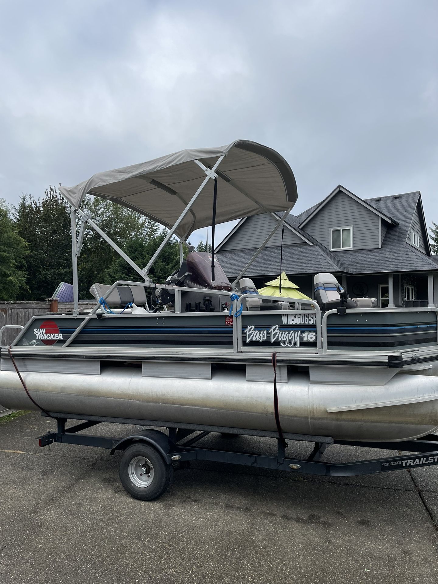 1991 16ft Bass Buggy Tracker, Pontoon Boat for Sale in Puyallup, WA ...