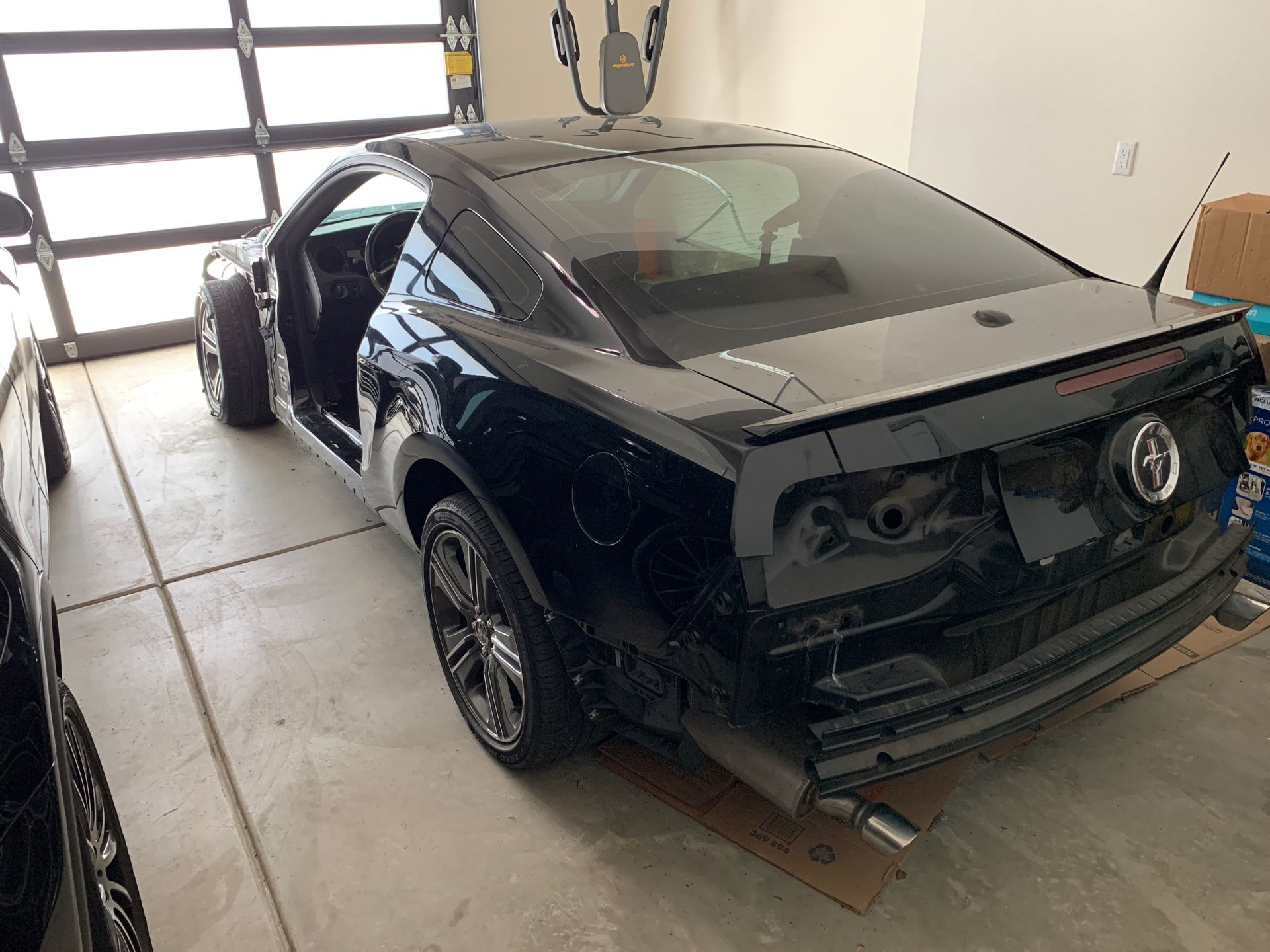 2014 Ford Mustang Rolling Shell with V6 Engine and Auto Transmission ...