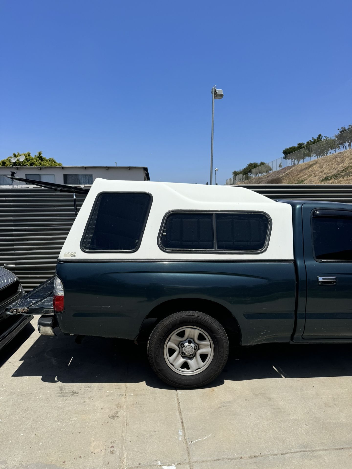 Leer High Roof Camper for Sale in San Diego, CA - OfferUp