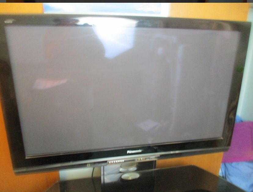 Panasonic TV & Stand for Sale in Columbus, OH - OfferUp
