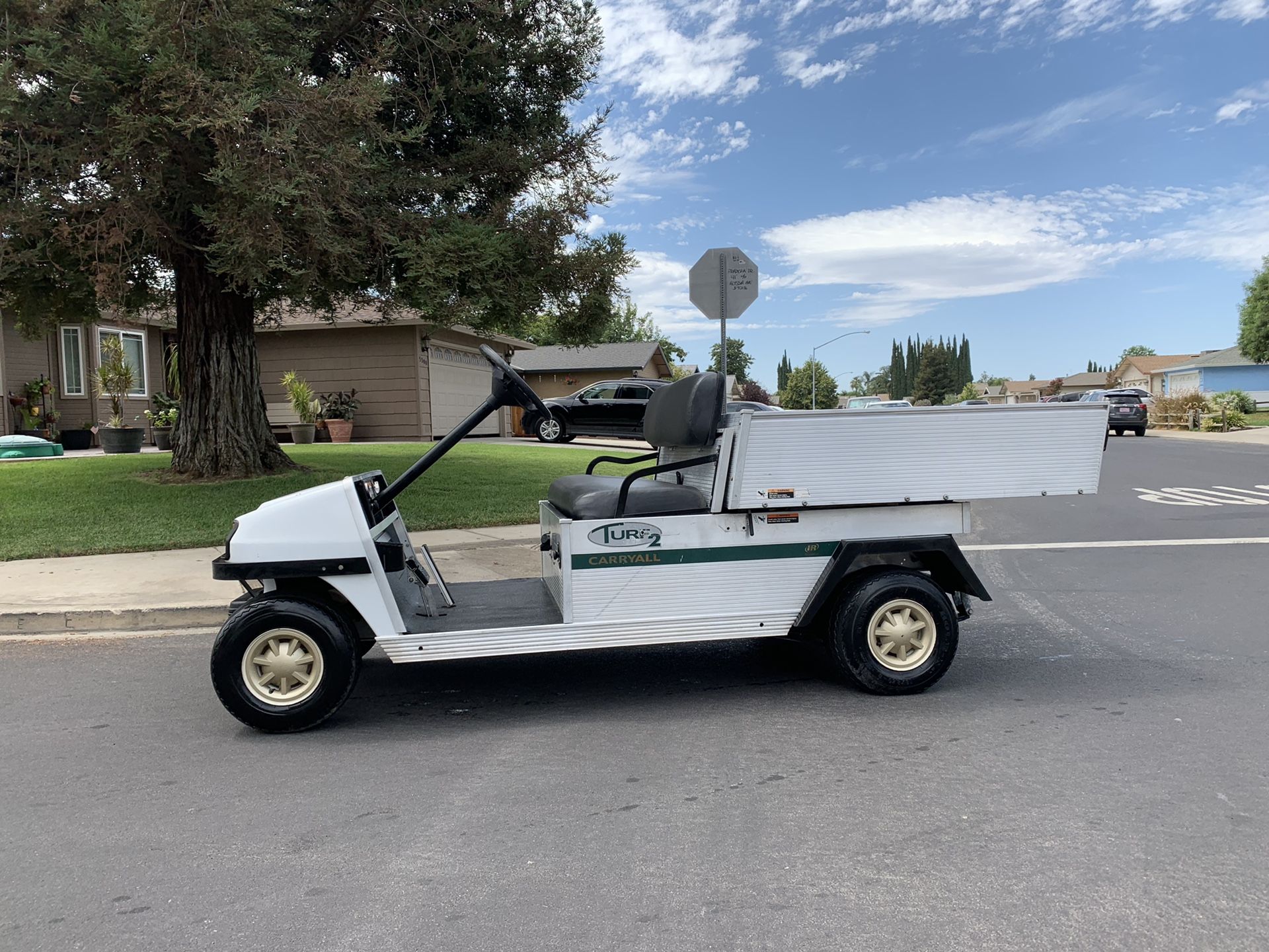 CLUB CAR CARRYALL TURF 2 GAS POWERED UTILITY CART GOLF CART for Sale in ...