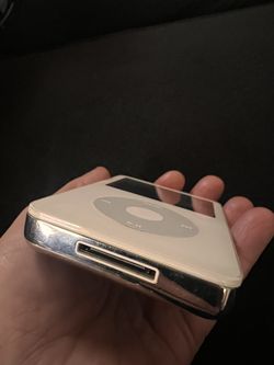 Two CLASSIC iPods ( iPod 3G 2004, iPod Touch) CLASSIC iPod Shuffle, And ...