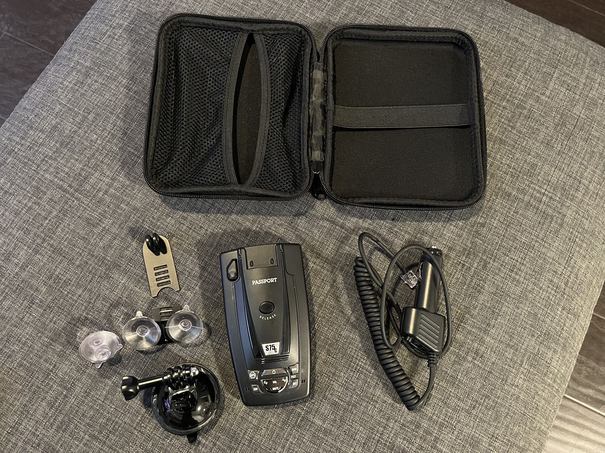 Escort Passport S75g Radar Detector w/ GPS & Auto Lock for Sale in Chino Hills, CA - OfferUp