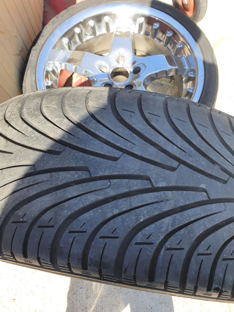 Chevy 5 lug 20' rims 5 by 120 for Sale in Long Beach, CA - OfferUp