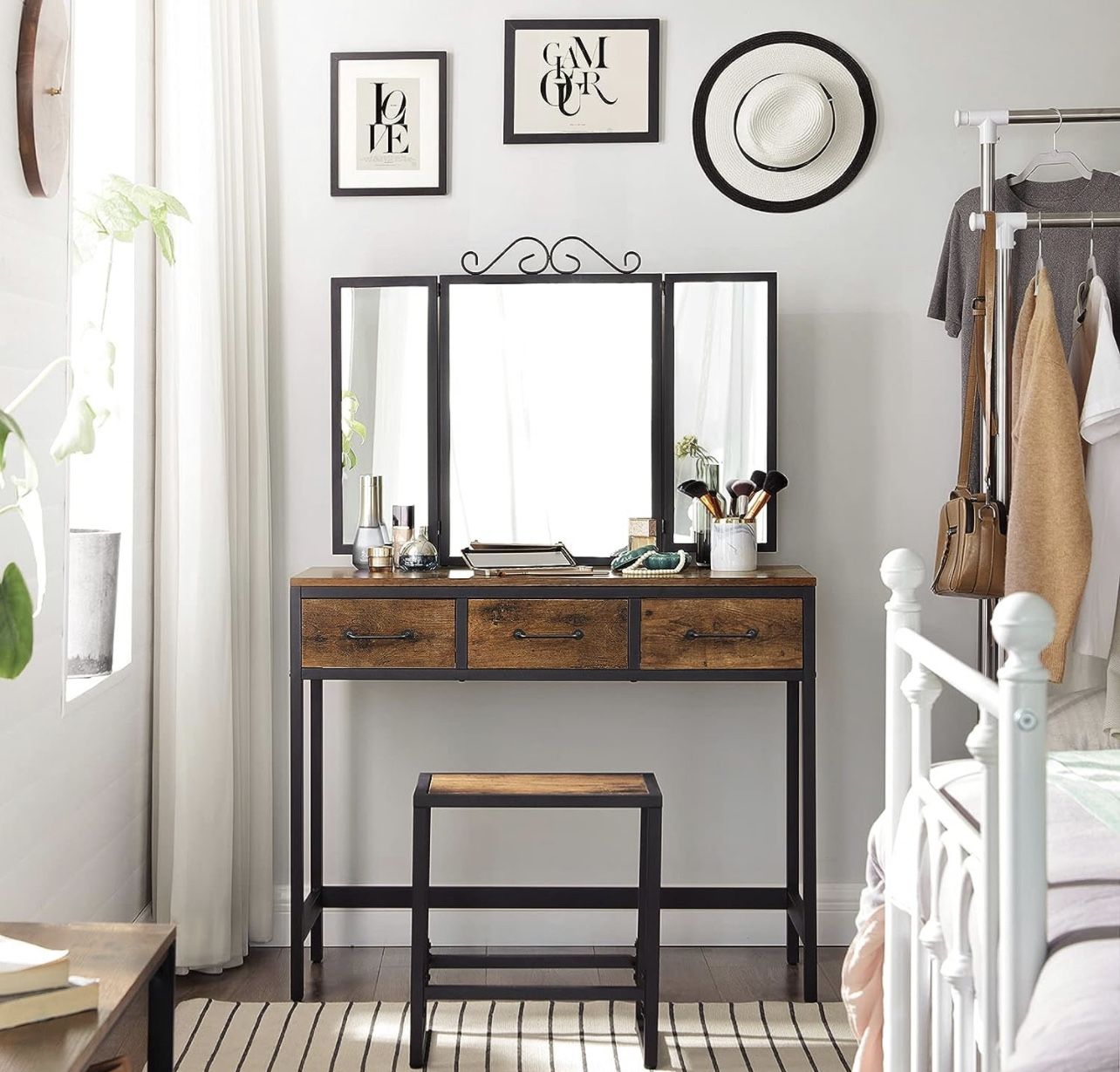 Rustic Dressing Table Vanity