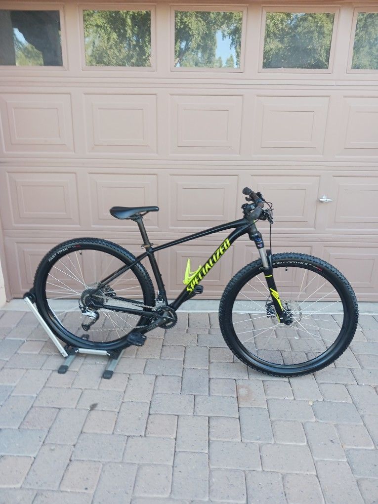 SPECIALIZED ROCKHOPPER COMP 29 ER MOUNTAIN BIKE LIKE NEW CONDITION. for ...