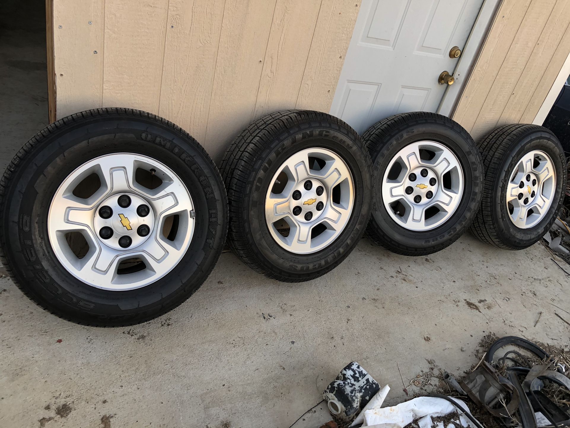 17 inch Chevy Silverado rims for Sale in Elk Grove, CA - OfferUp