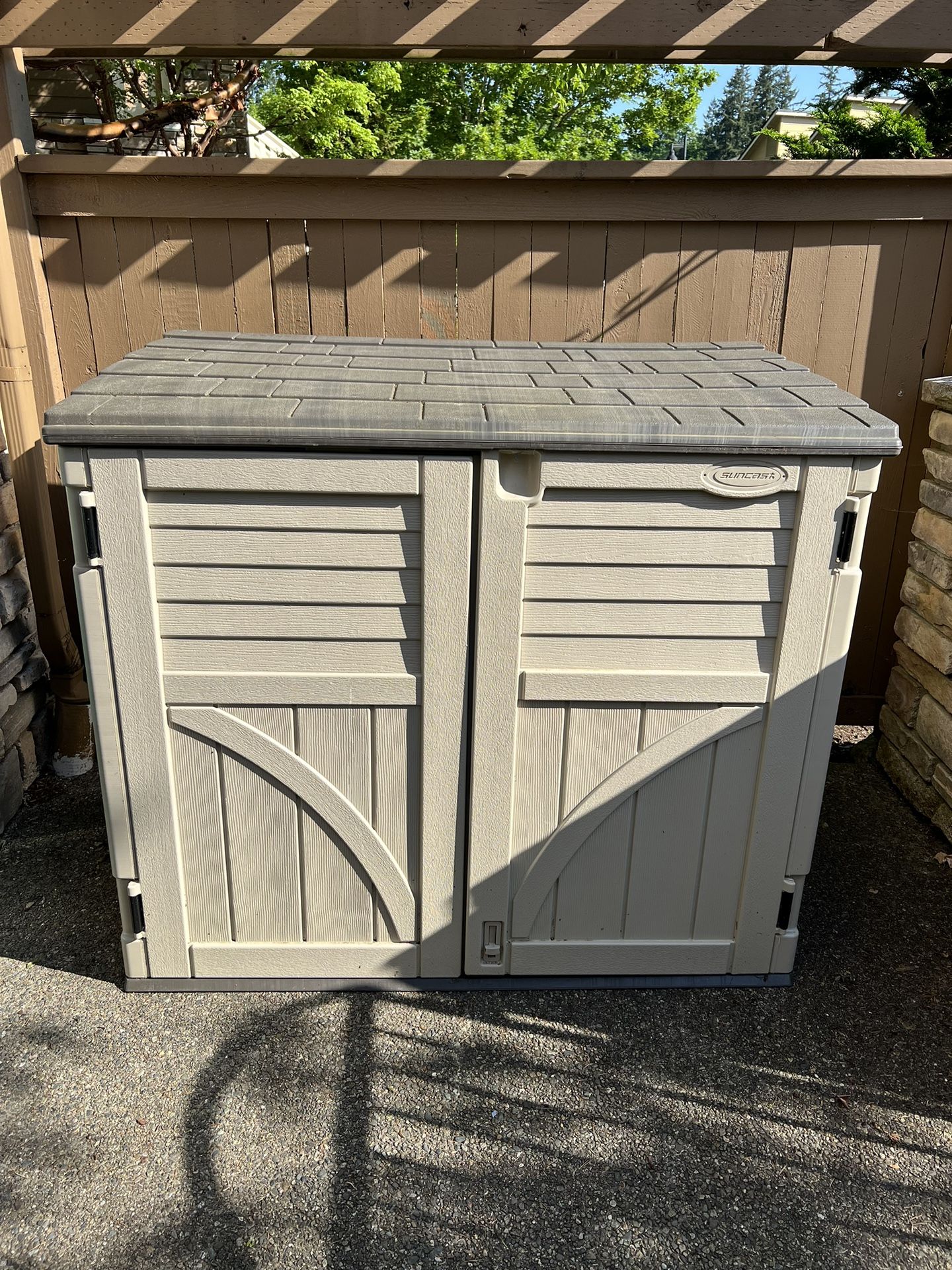 Suncast Storage Shed for Sale in Issaquah, WA - OfferUp