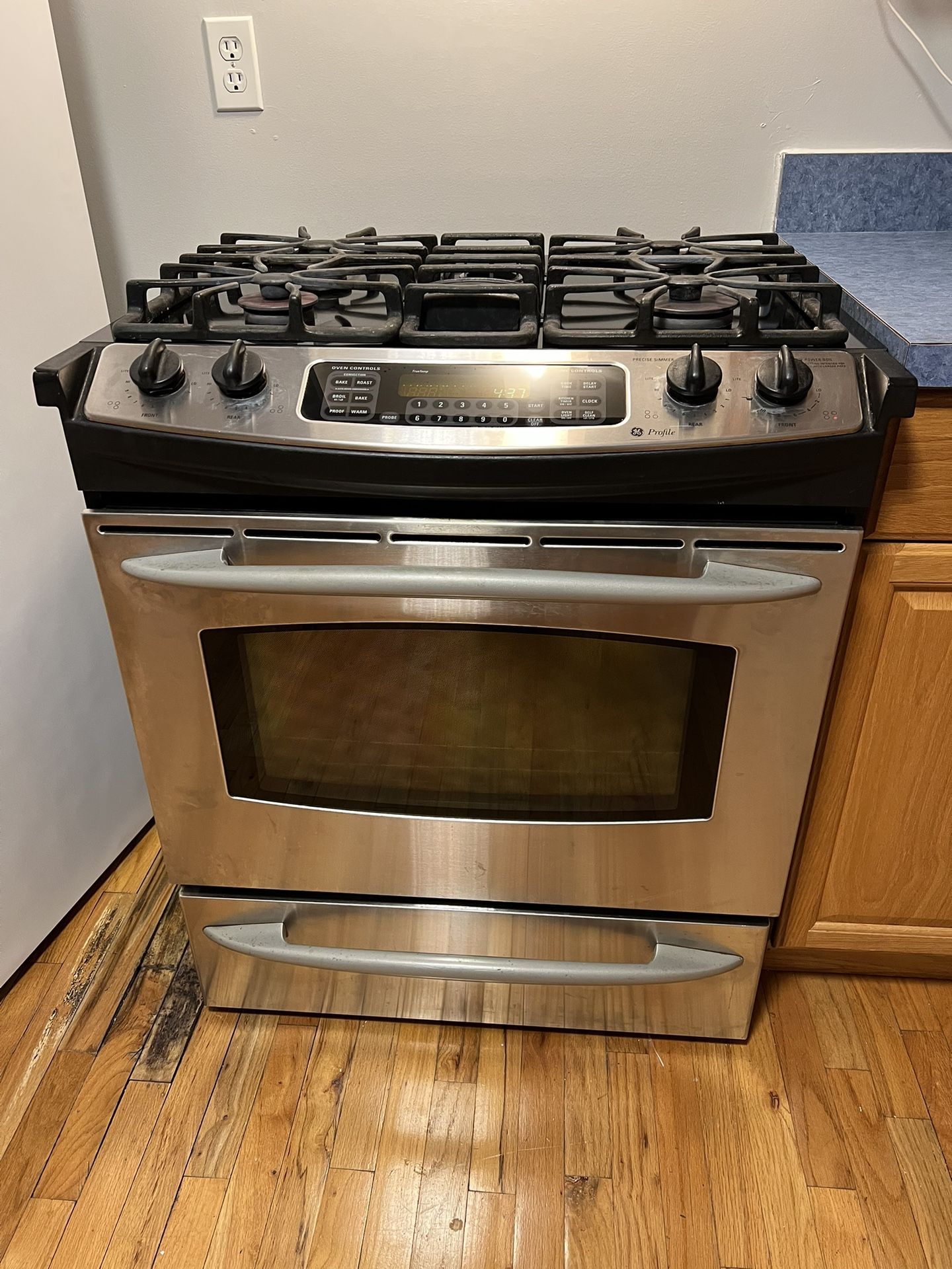 Stove GE Profile (Convection) Slide In for Sale in Queens, NY - OfferUp