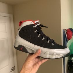 Retro 9 Kilroy