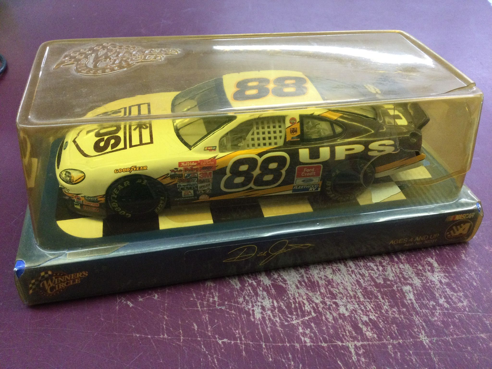 Dale Jarrett #99 UPS NASCAR Die Cast Car Winners Circle 1:24 Scale for ...
