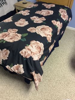 POTTERY BARN EMILY MERITT XL TWIN DUVET COMFORTER COVER BED OF ROSES BLACK AND PINK BLUSH for Sale in Dayton OH OfferUp