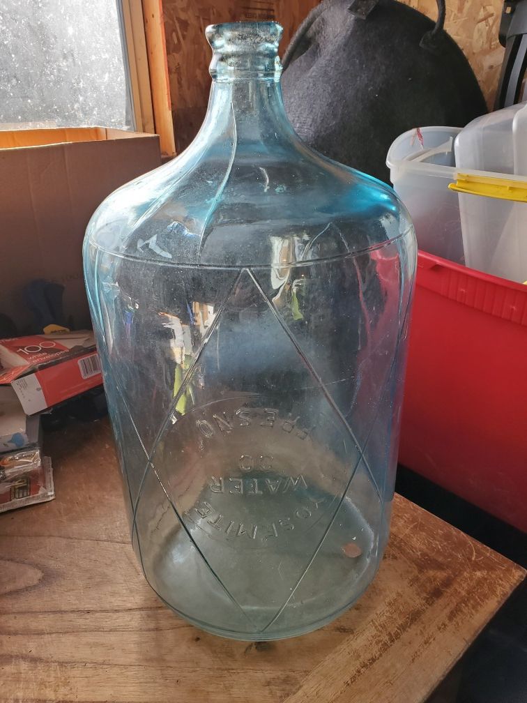 5 gal Glass Water Bottle for Sale in Tacoma, WA - OfferUp