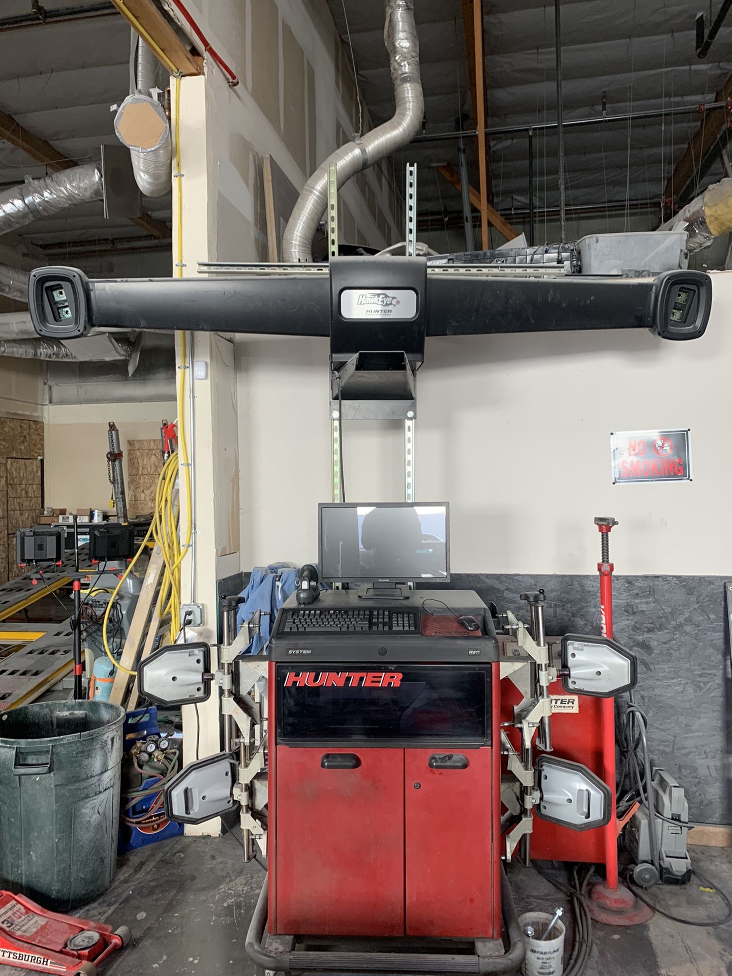 hunter alignment machine with Rack for Sale in Lake Elsinore, CA - OfferUp