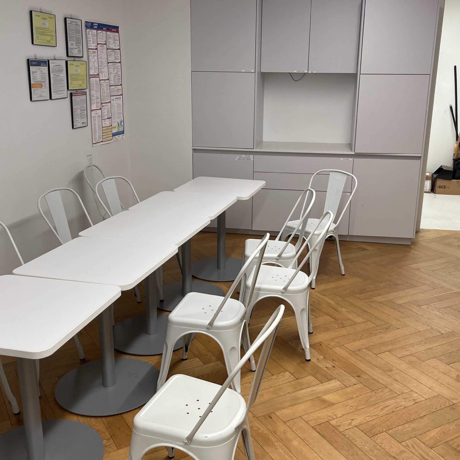 One Table And Two Chairs for Sale in New York, NY - OfferUp