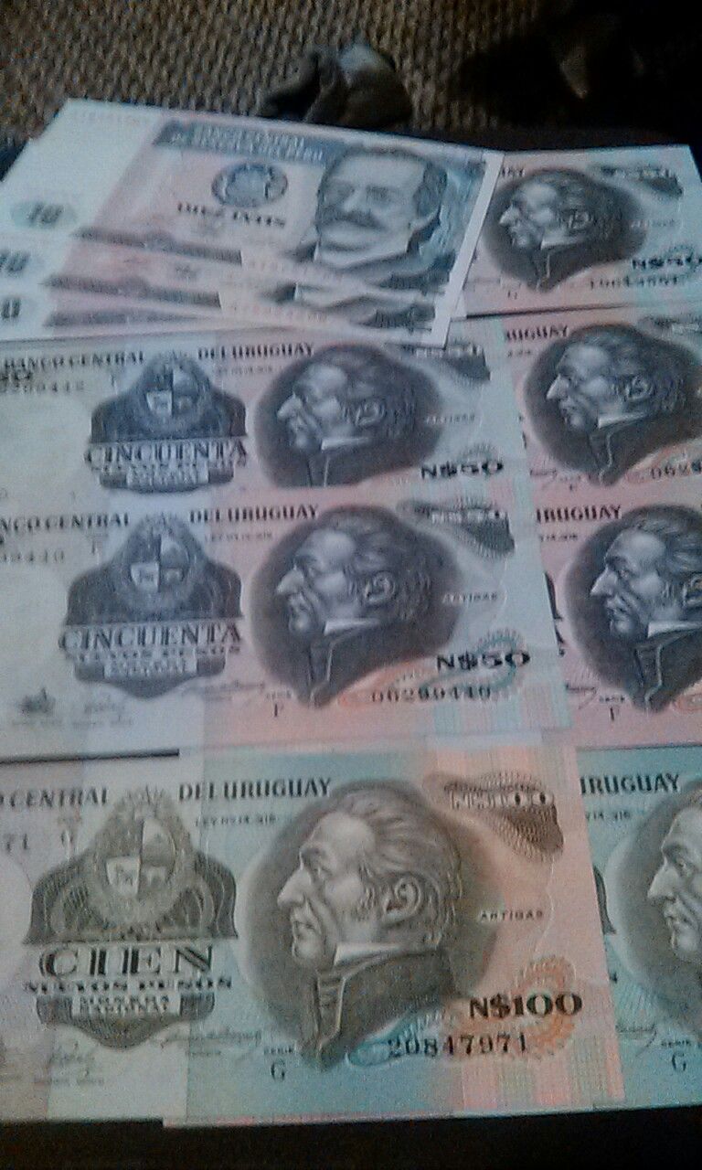450 Uruguay Pesos + 30 Peru Pesos International Bank Notes South ...