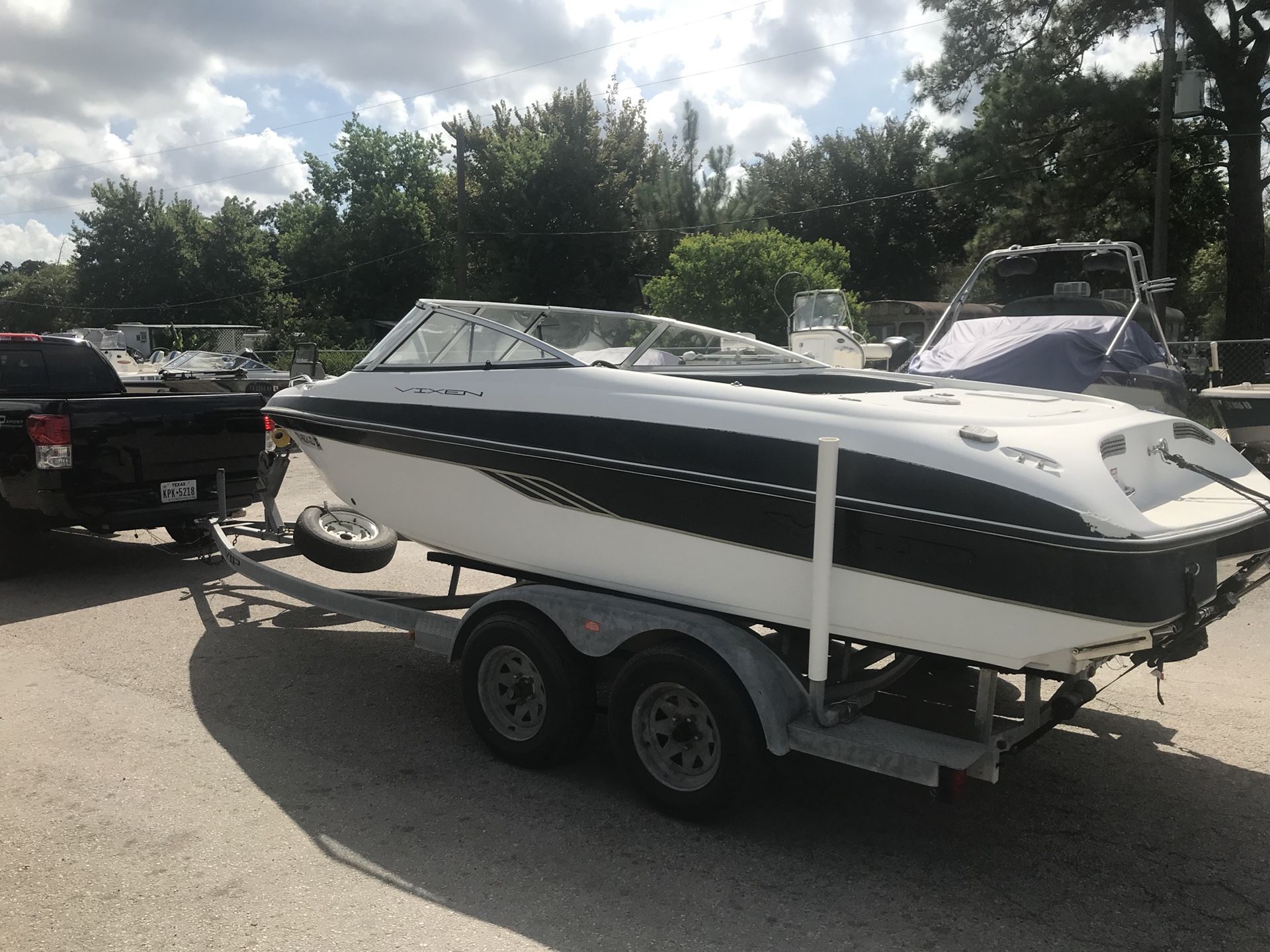 Vip vixen boat project for Sale in Katy, TX - OfferUp