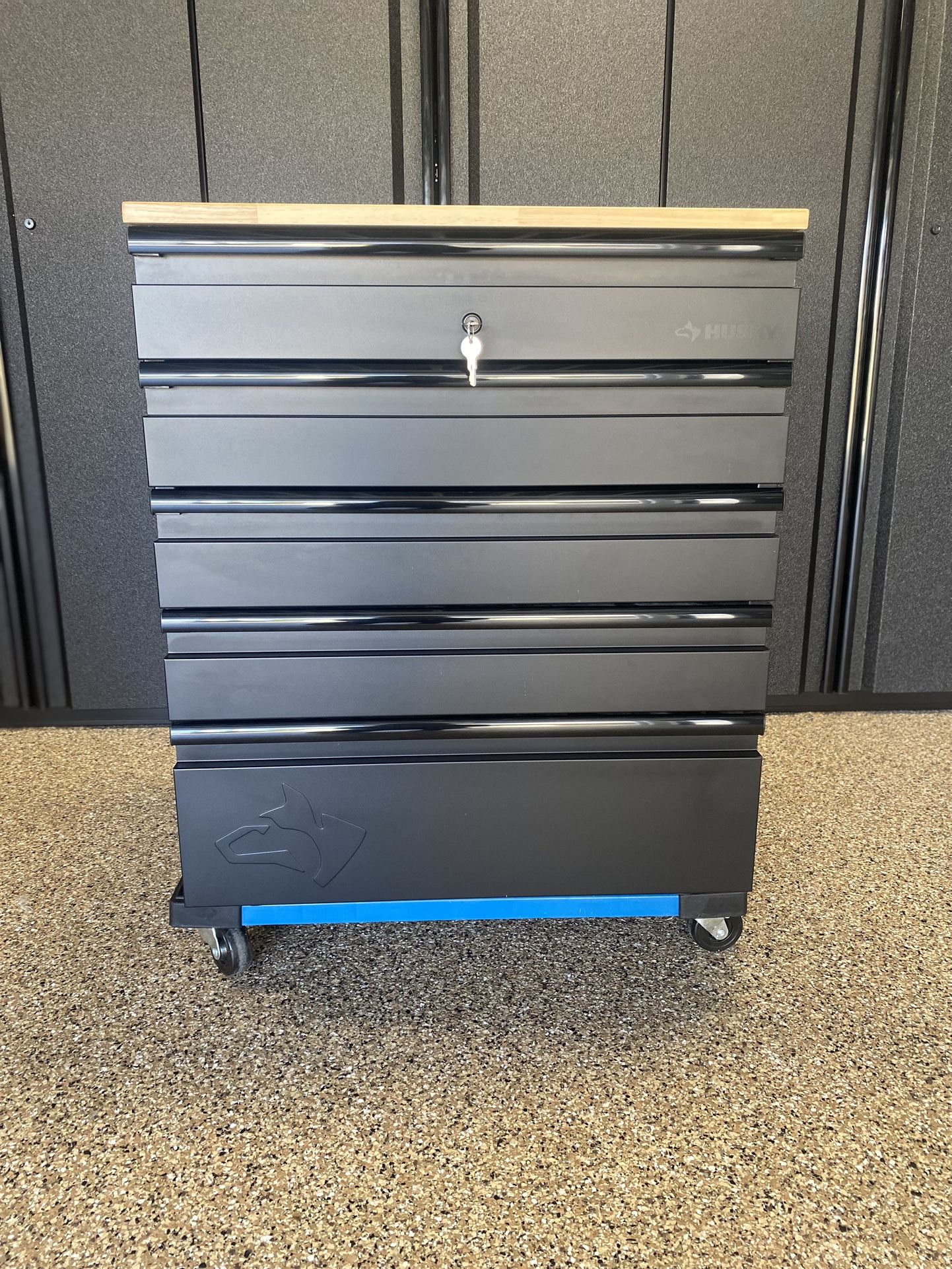 Husky Heavy Duty 18 Gauge Steel 5-Drawer Garage Base Cabinet for Sale ...
