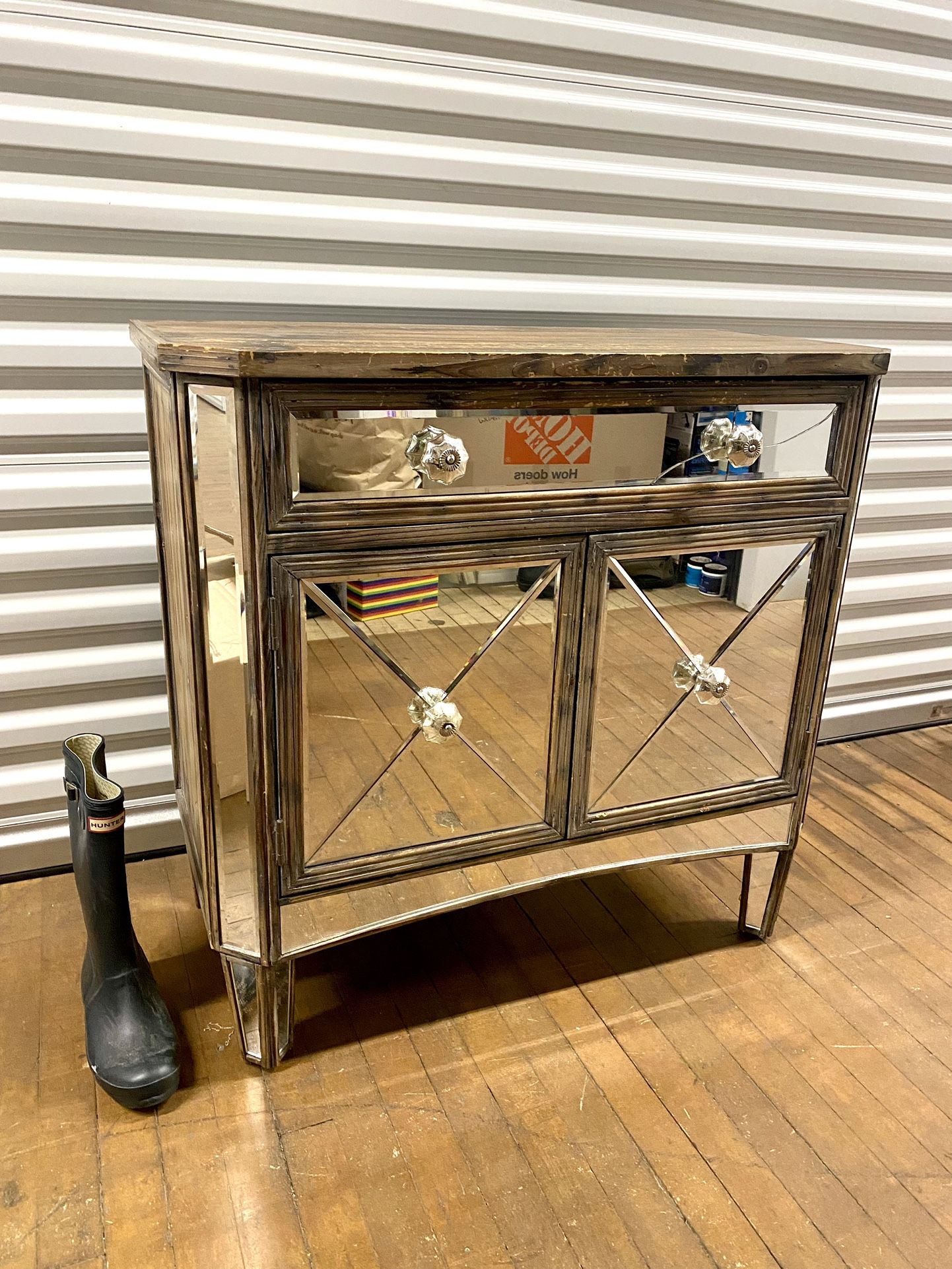 Mirrored Accent Cabinet for Sale in Chicago, IL - OfferUp