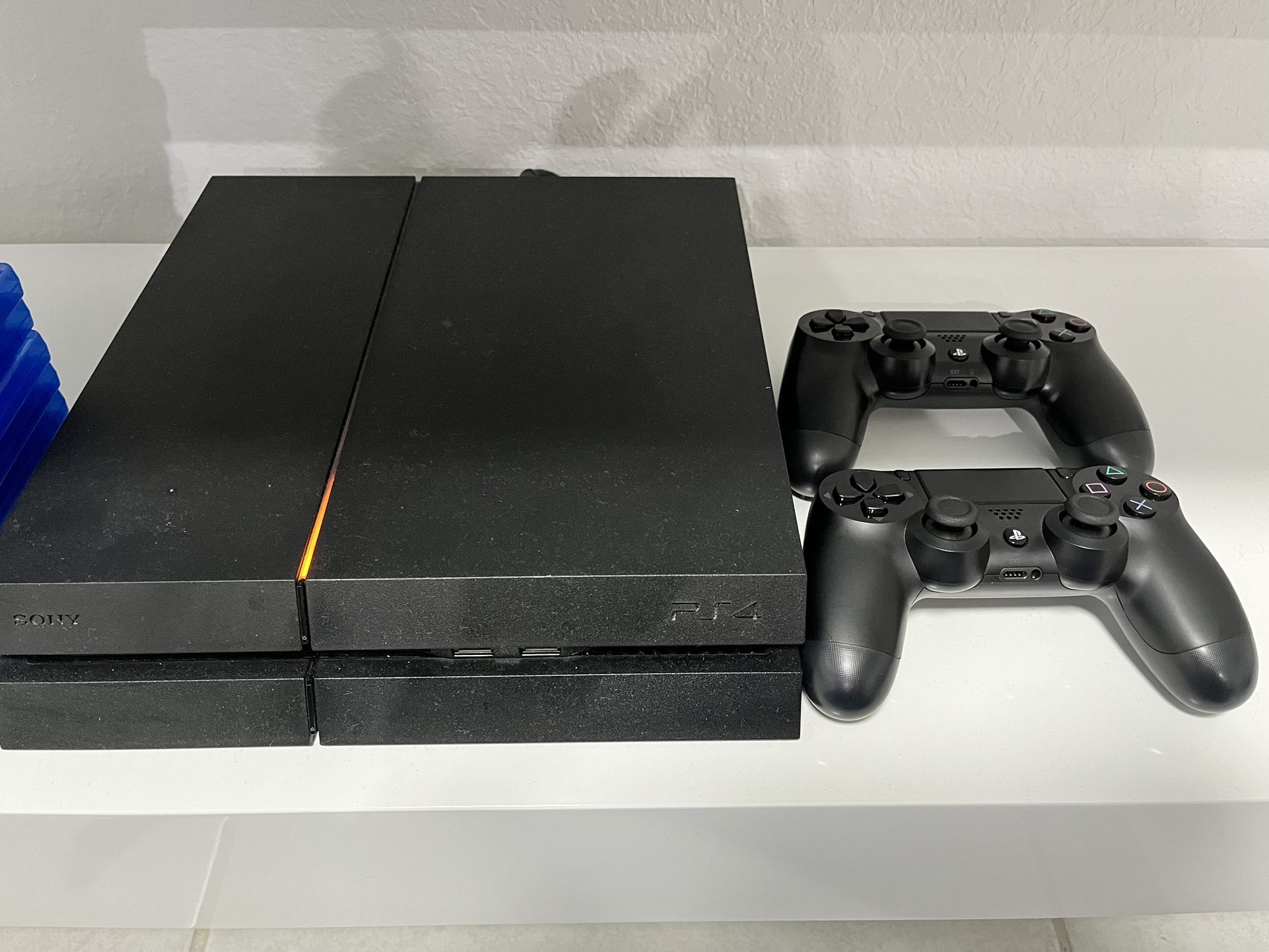 Ps4 500gb 2 controllers store