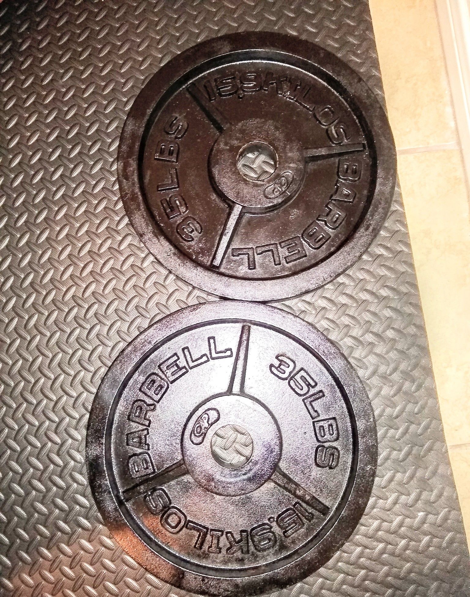 Olympic barbell weights 35 lbs set for Sale in Killeen, TX - OfferUp