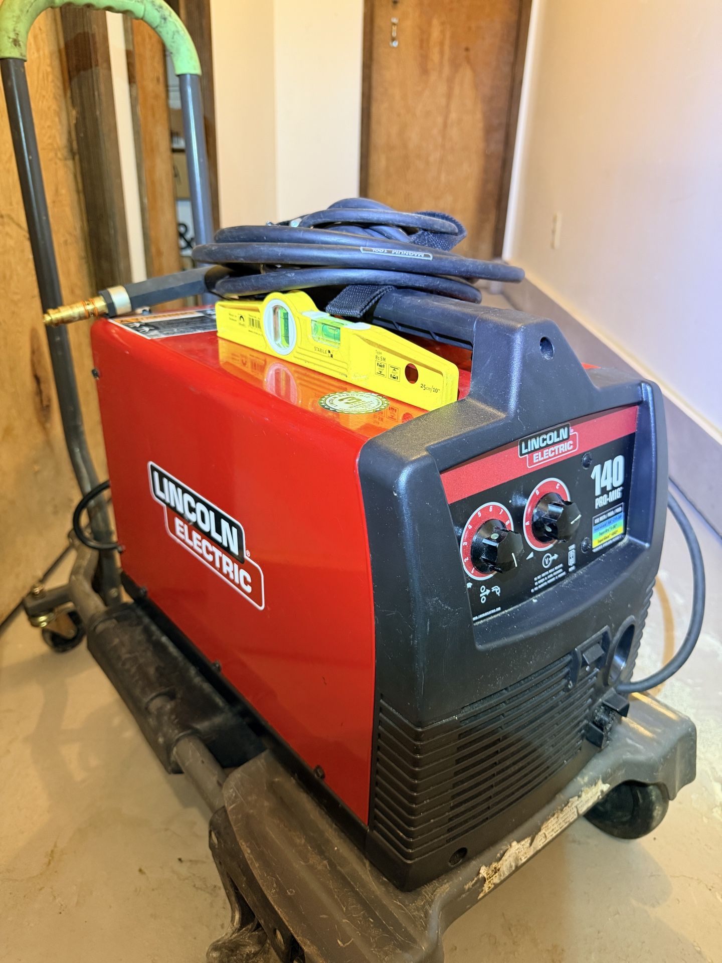 Lincoln Electric 120-volt 140-amps MIG Welder for Sale in Warm Beach ...