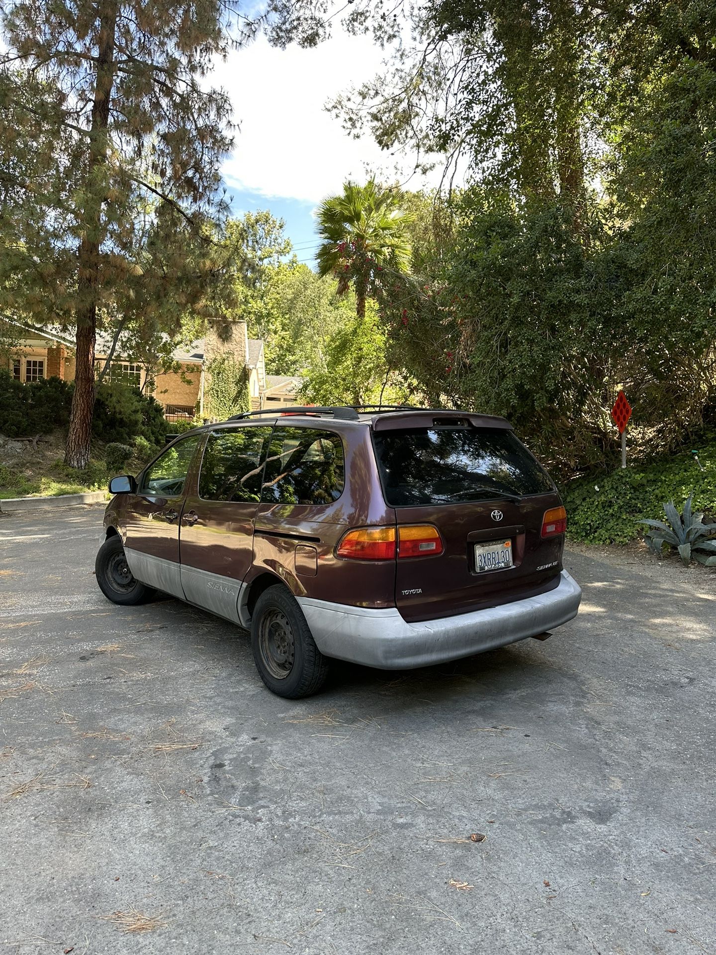 1998 Toyota Sienna for Sale in Glendale, CA - OfferUp