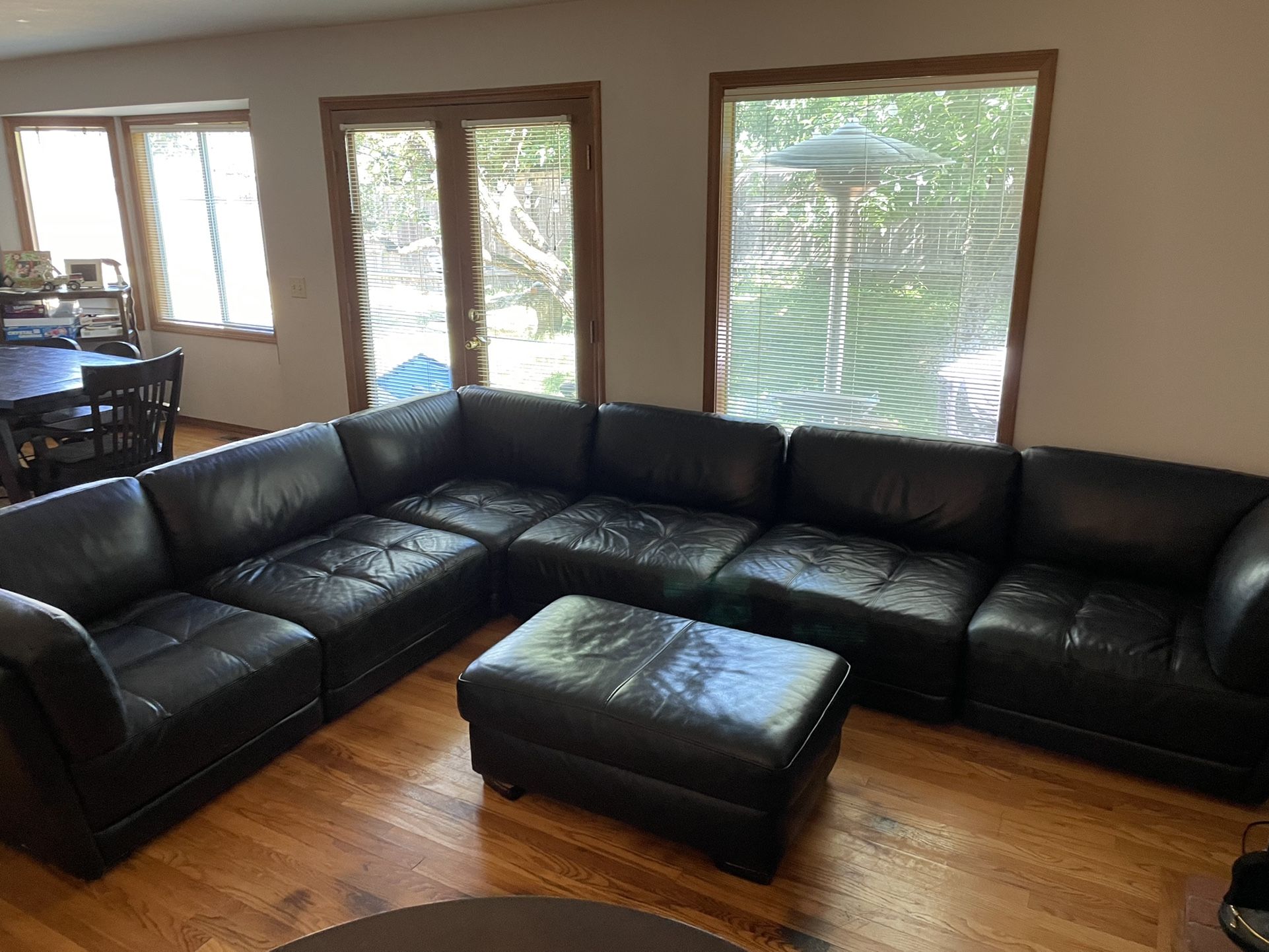 DANIA leather sectional , 7 Pieces for Sale in Bellevue, WA - OfferUp