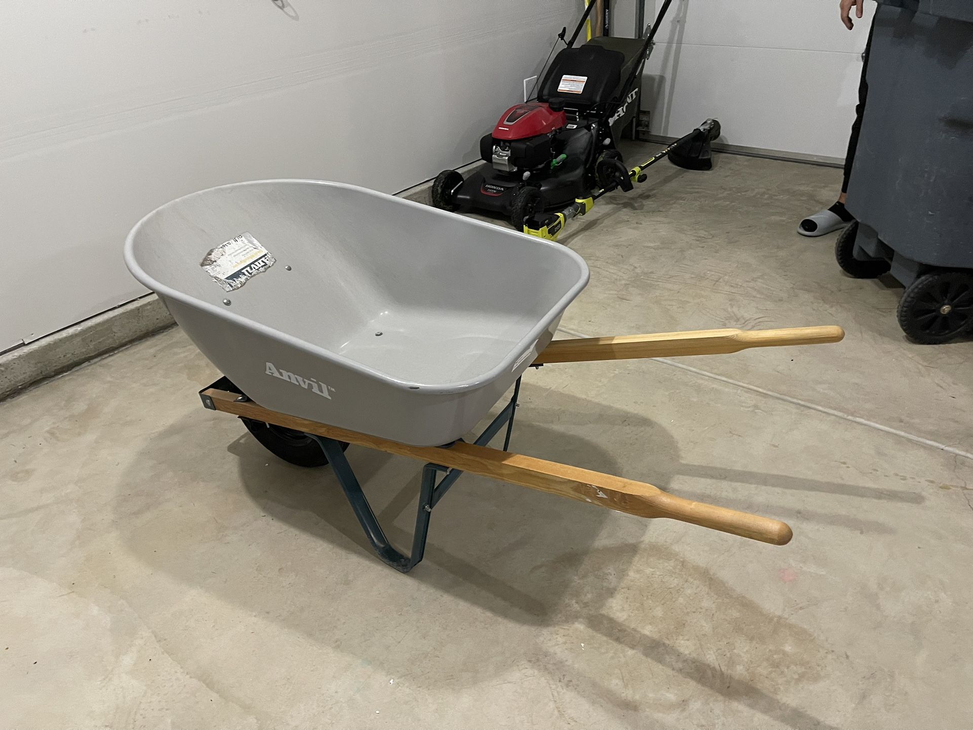 Wheelbarrow for Sale in Puyallup, WA - OfferUp