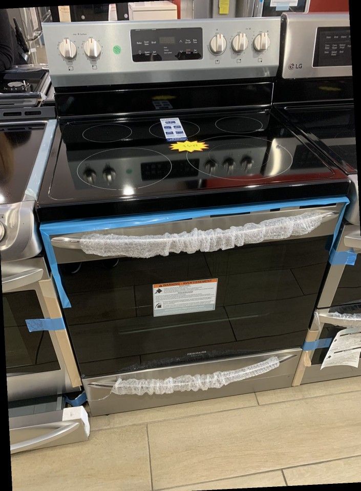 Frigidaire 30-in Smooth Surface 5 Elements 5.4-cu ft Steam Cleaning ...
