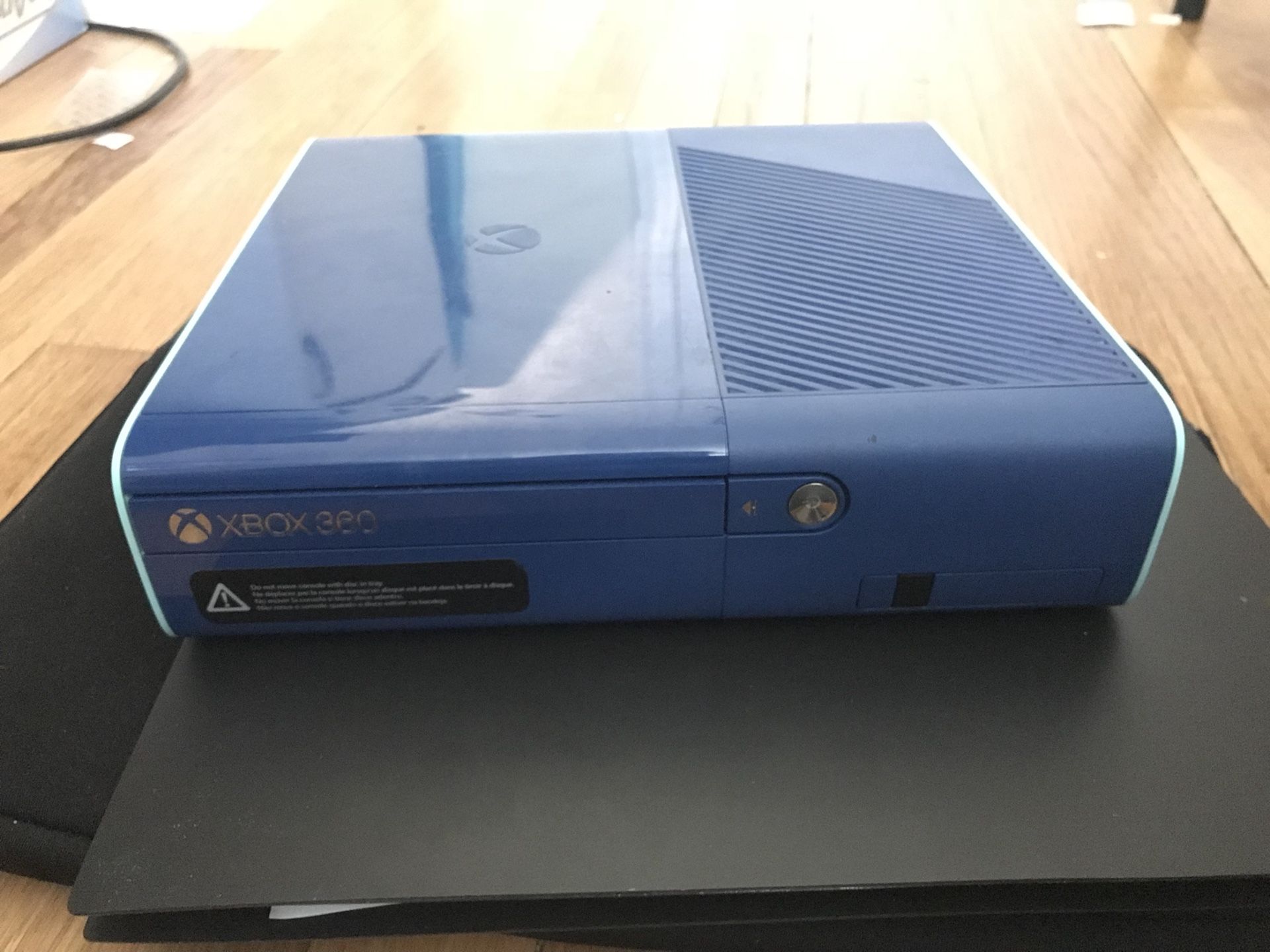 Blue Xbox 360 Slim