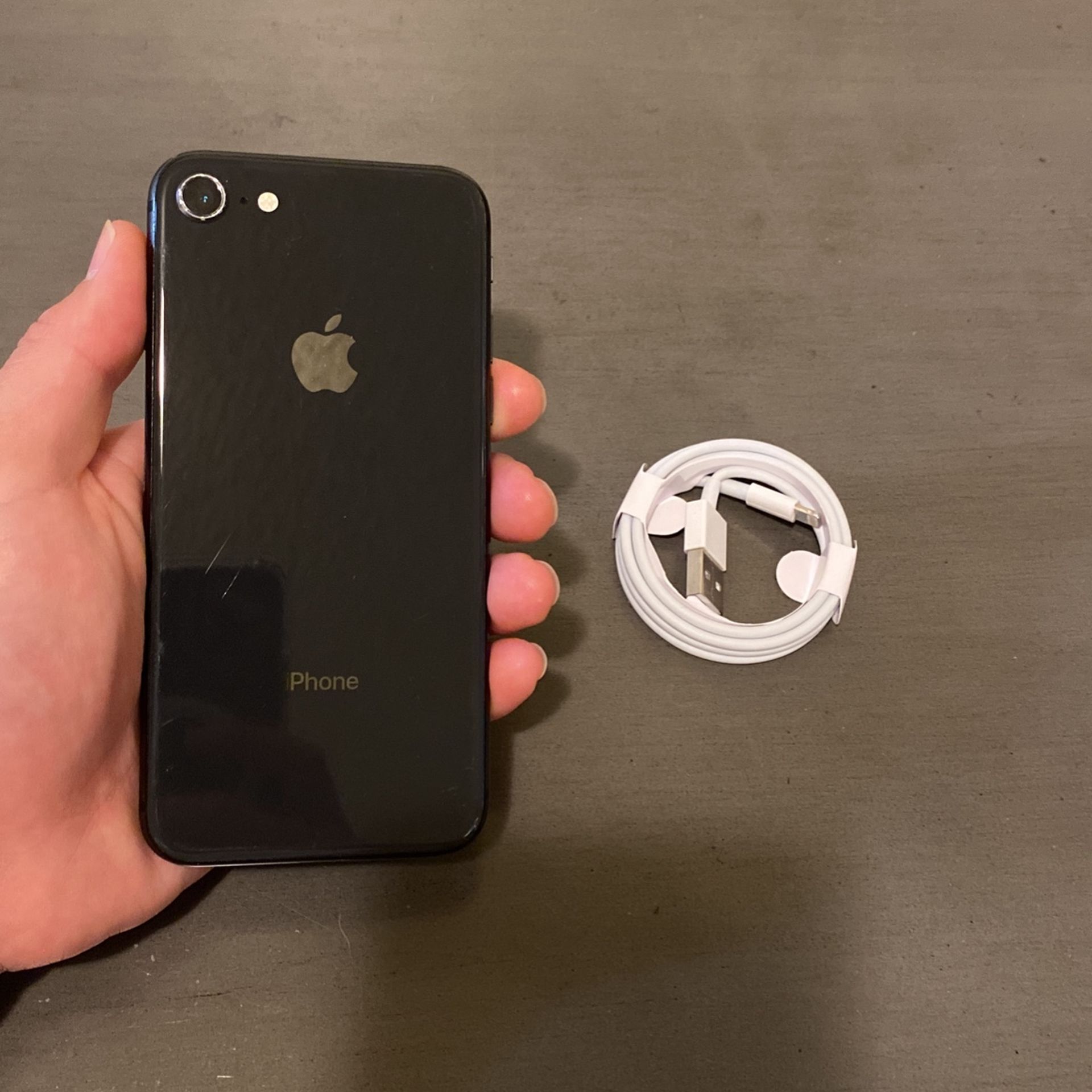 iPhone SE 64 GB 2nd Gen Unlocked for Sale in Montebello, CA - OfferUp