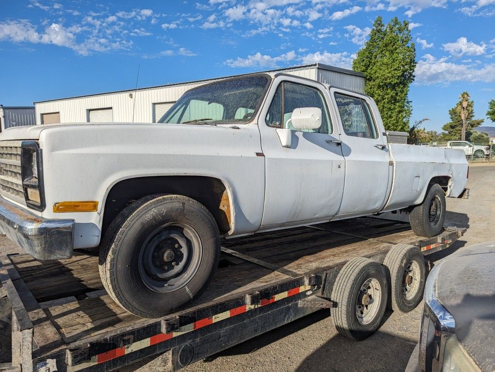 chevy square body parts for Sale in Hemet, CA - OfferUp