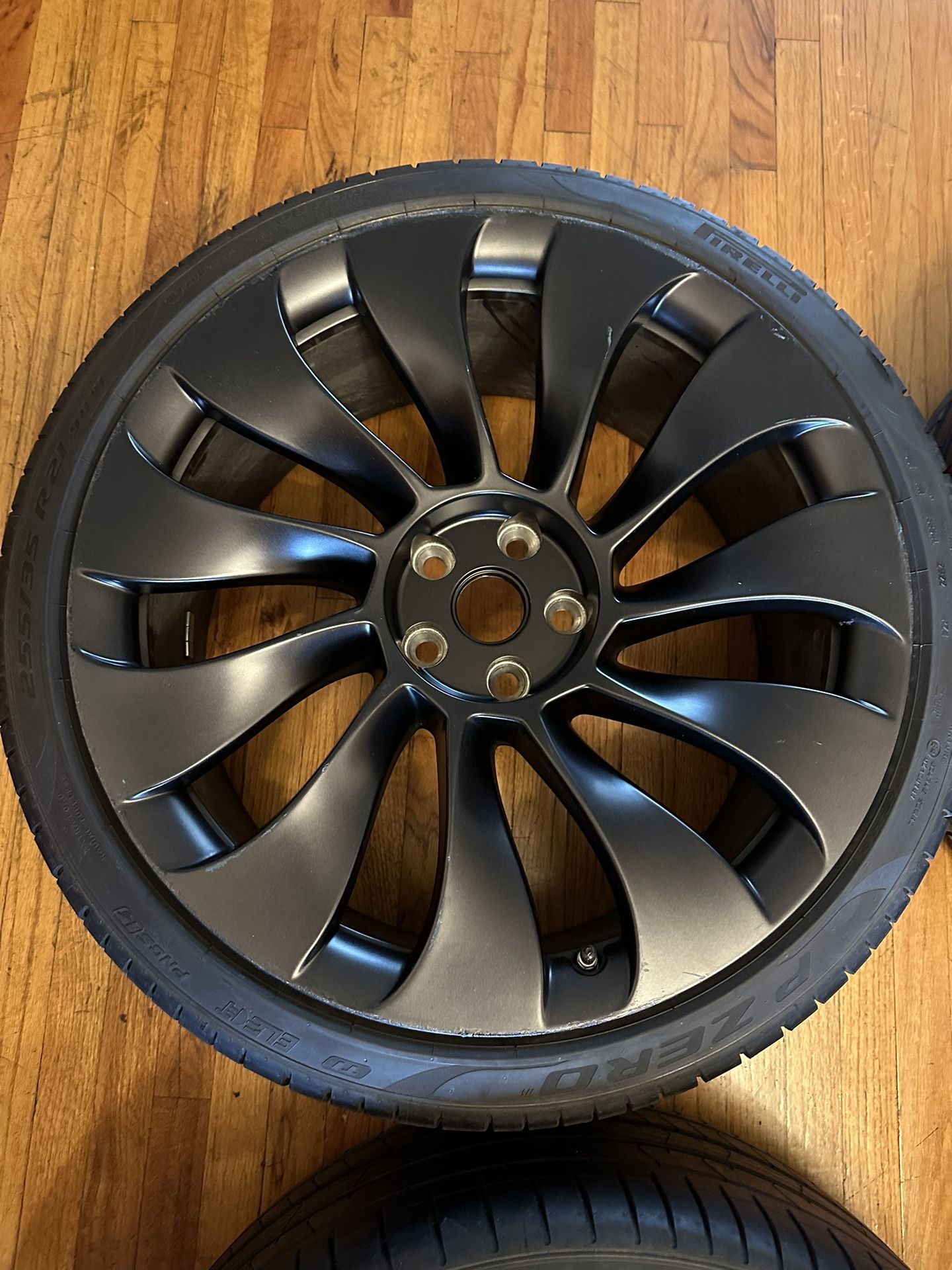 4 Tesla Model Y Performance Uberturbine 21-inch wheels and tire for ...