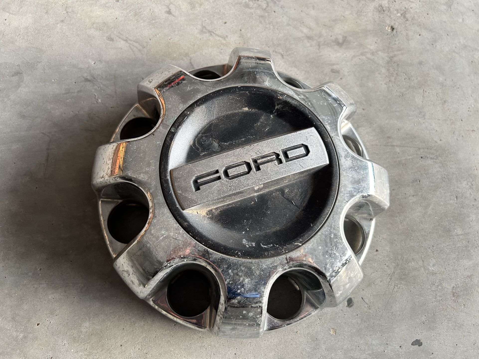 F250 Center Cap for Sale in Crosby, TX - OfferUp
